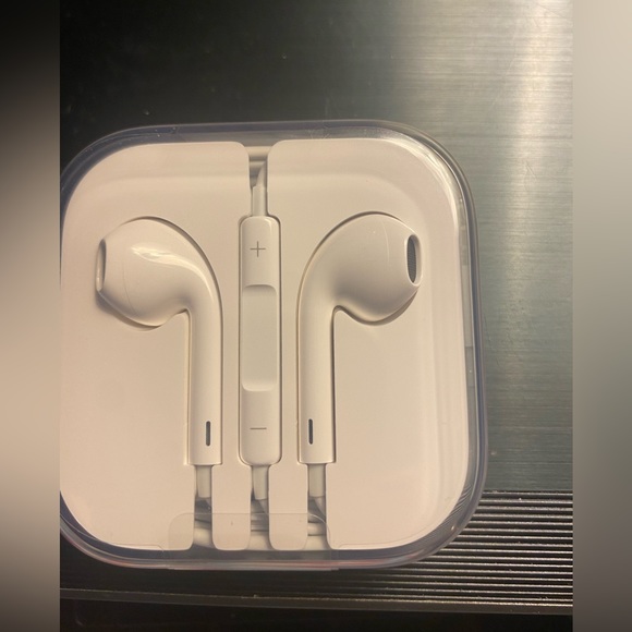 Apple | Headphones | Apple Earbuds Brand New With Nice Sound | Poshmark